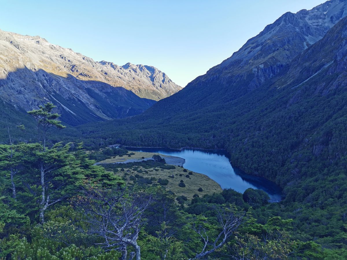 Day 97 – Waiau Pass – Blue Lake Hut to beyond Waiau Hut – Matt's Te ...